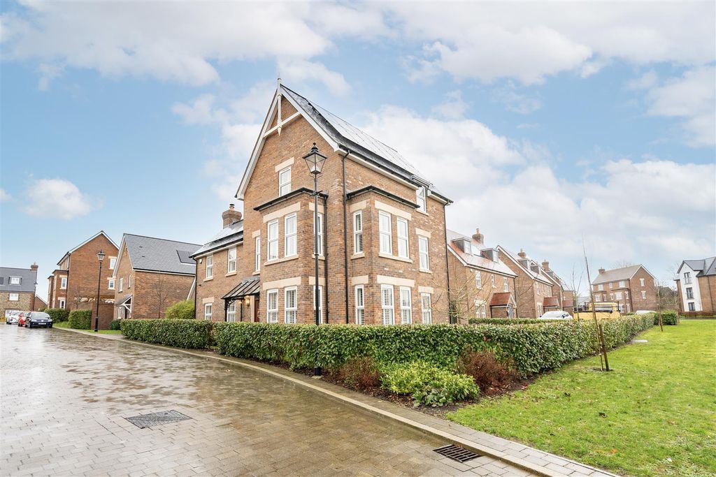 Goxhill Mews, Burgess Hill RH15, 5 bed detached house for sale, £ ...