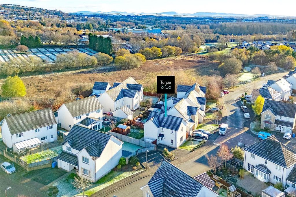 Meadowpark Avenue, Bathgate EH48, 3 bed detached house for sale, £ ...