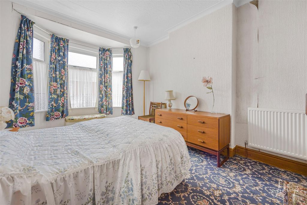Old Road, Briton Ferry, Neath SA11, 3 bed detached house for sale, £ ...