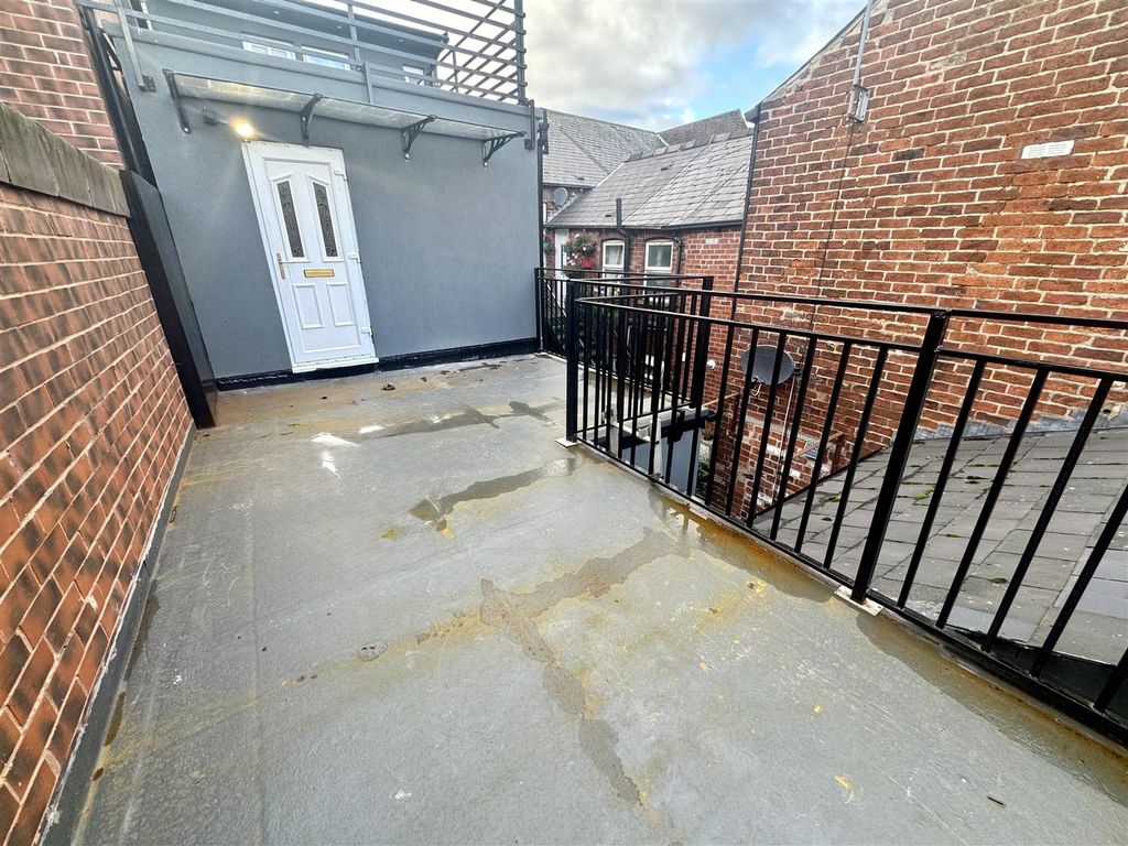 London Road, Sheffield S2, Studio to rent, £800 pcm | PrimeLocation
