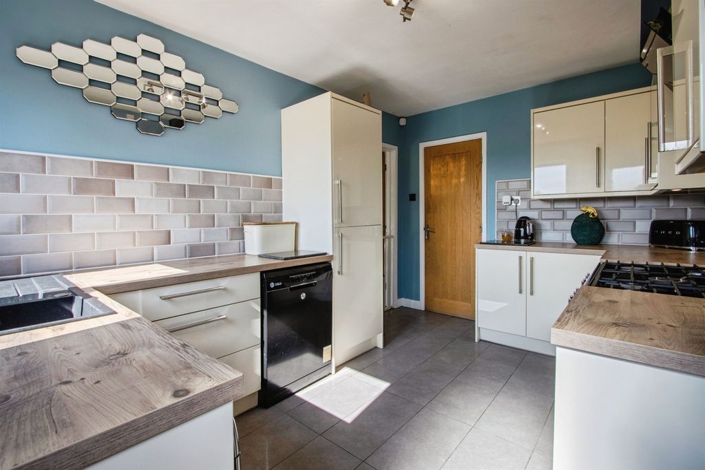 Halton Moor Avenue, Leeds LS9, 3 bed semi-detached house for sale, £ ...