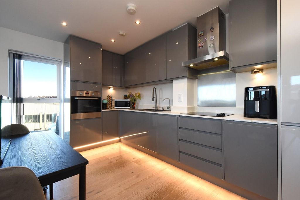 James Smith Court, Dartford, Kent DA1, 2 bed flat for sale, £330,000 ...