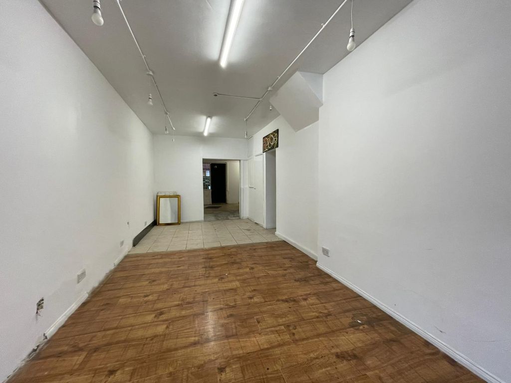 Lordship Lane, Tottenham N17, Retail premises to let, £18,000 pa ...
