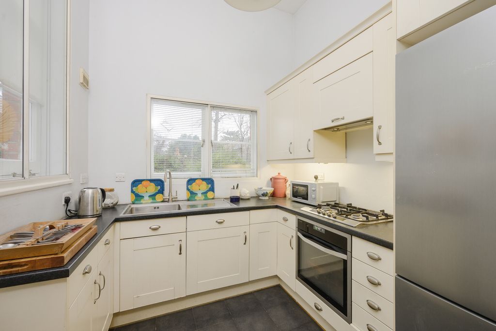 Church Lane, Merton Park, London SW19, 3 bed flat for sale, £575,000 ...