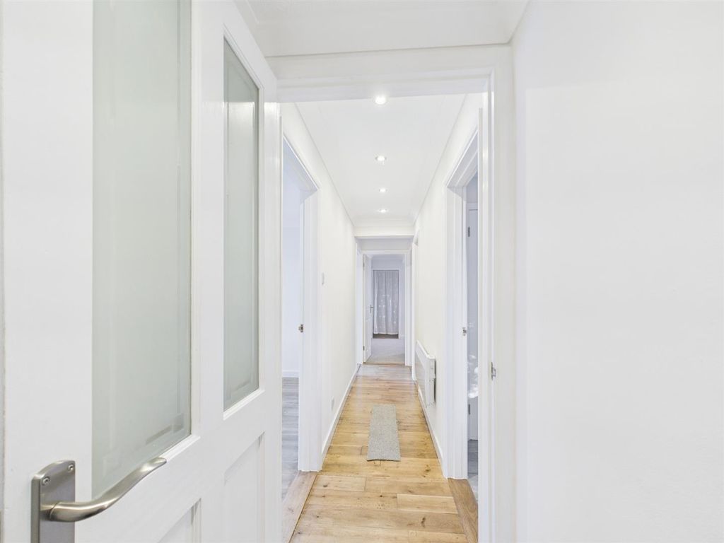 Acorn Close, Colchester CO4, 2 bed maisonette for sale, £189,995 ...