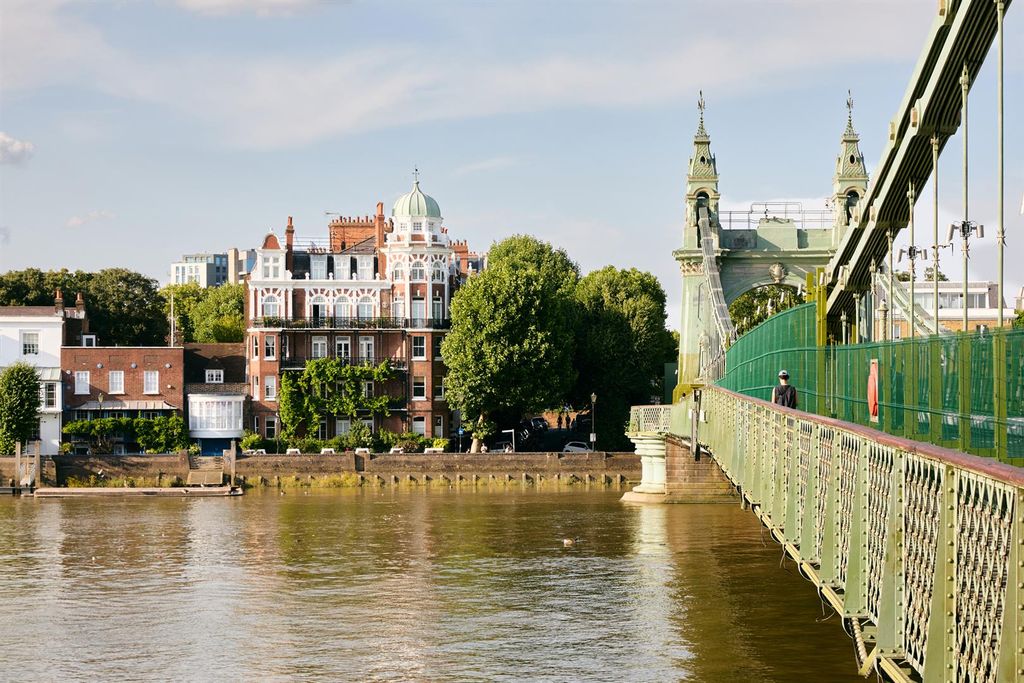 Digby Mansions, Hammersmith W6, 3 bed flat for sale, £750,000 ...