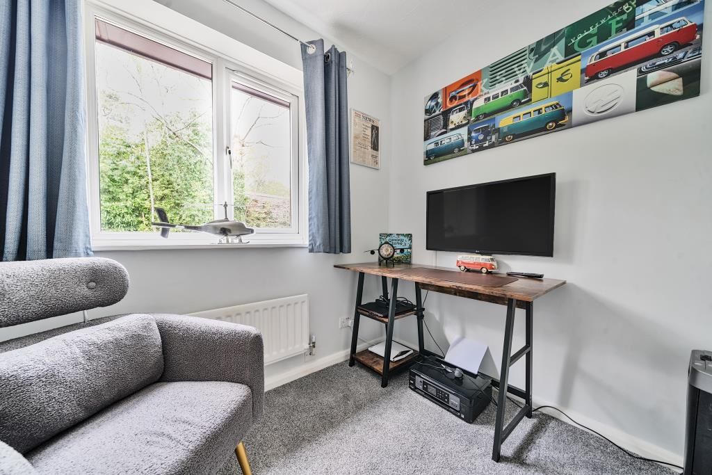 Bagshot, Surrey GU19, 3 bed link detached house for sale, £440,000 ...