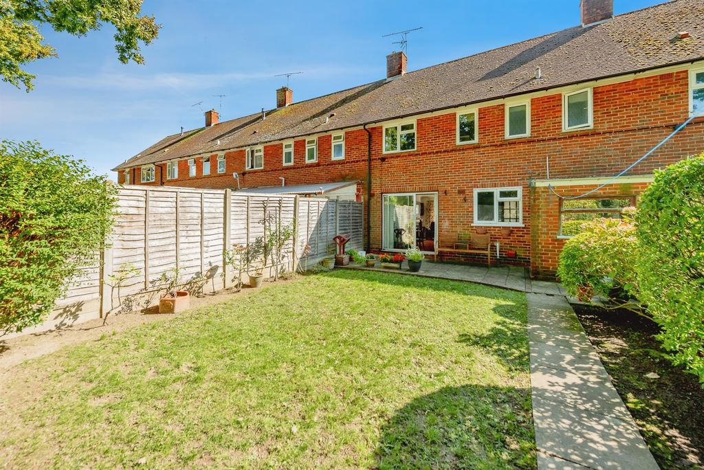 Kilnmead Close, Crawley RH10, 3 bed terraced house for sale, £375,000 ...