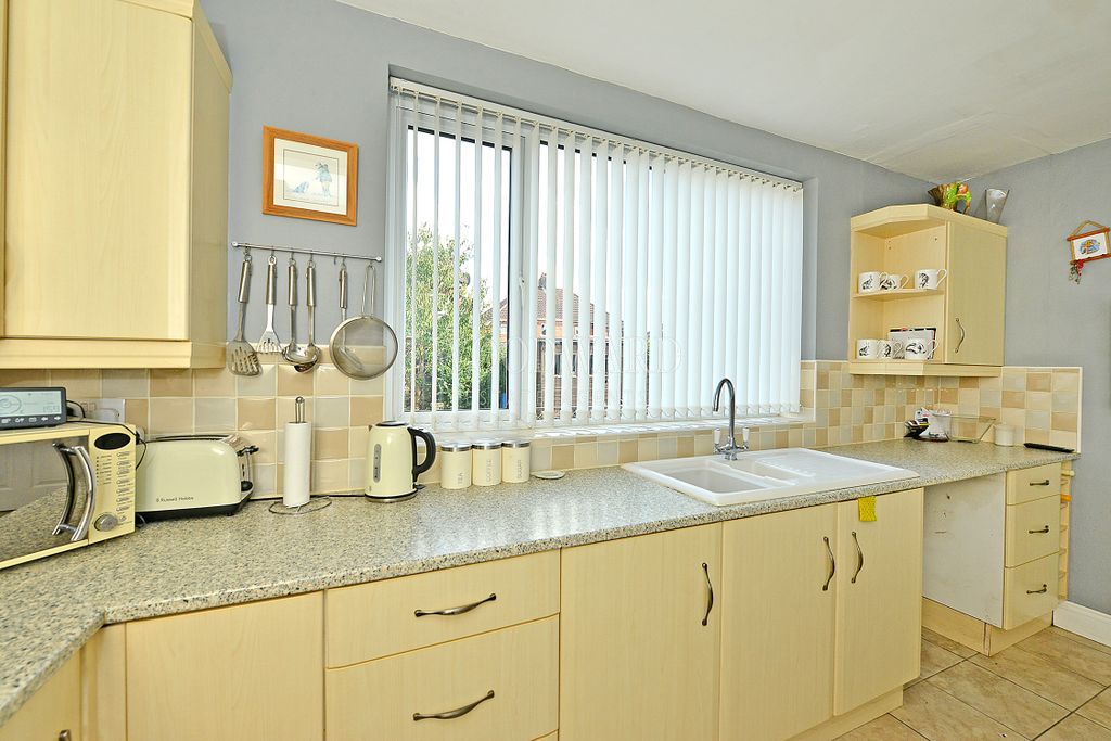 Lamb Crescent, Ripley DE5, 3 bed semi-detached house for sale, £180,000 ...