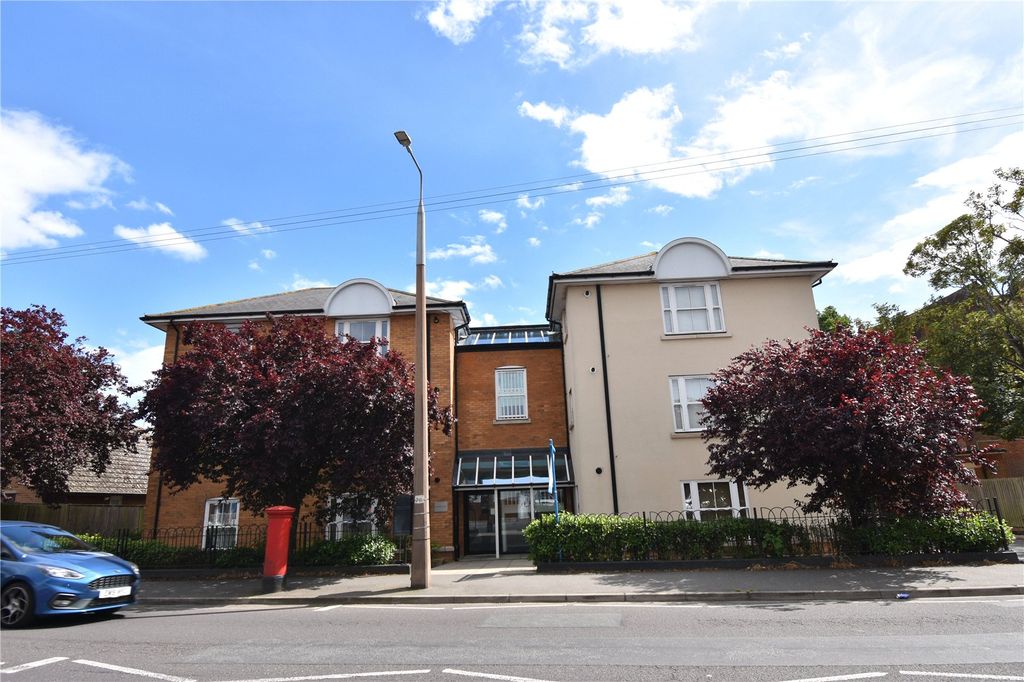 Main Road, Harwich, Essex CO12, 2 bed flat for sale, £135,000 ...