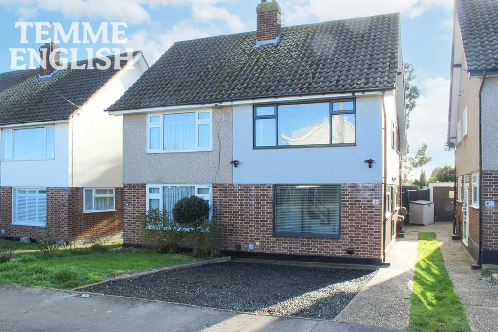 Edward Gardens, Wickford SS11, 2 bed semi-detached house for sale, £ ...