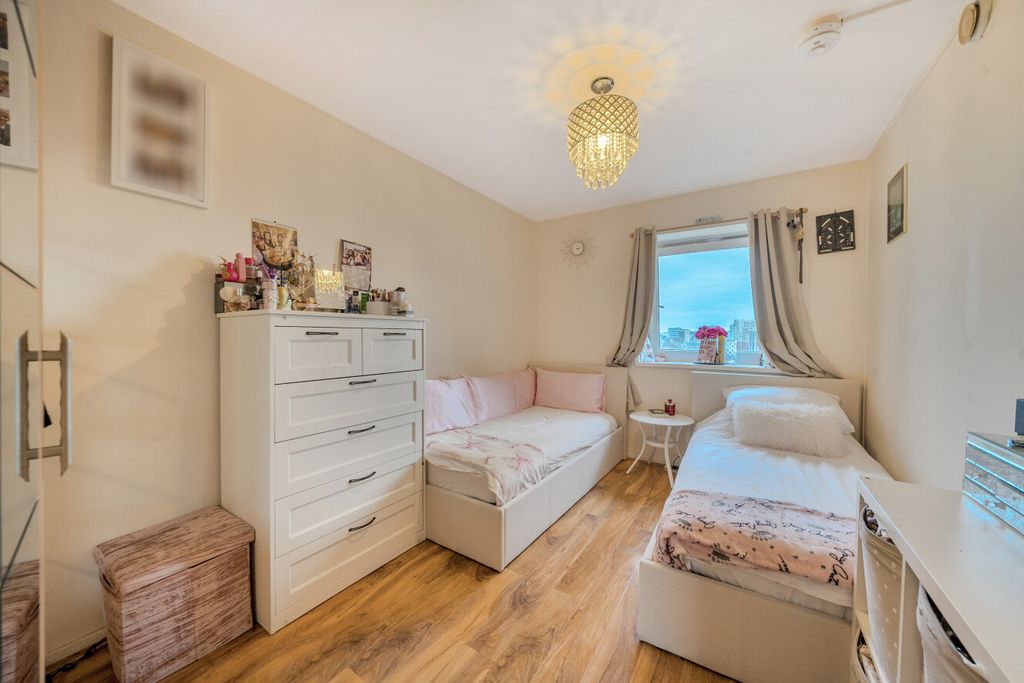 Hazelwood Tower, Golborne Gardens, London W10, 2 bed flat for sale, £ ...