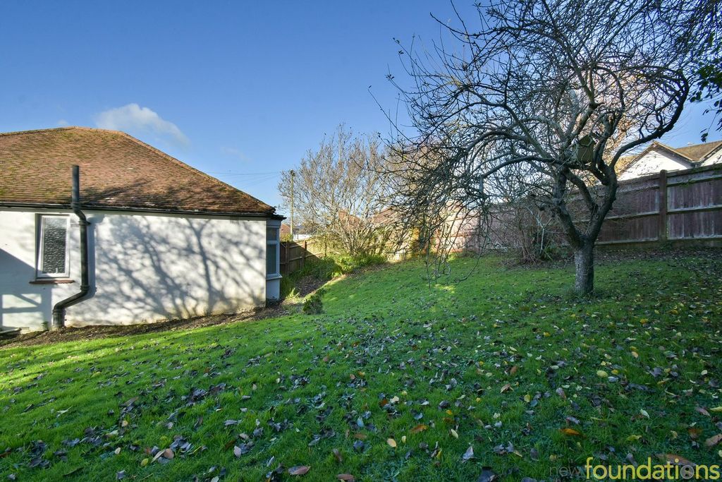 St James Road, Bexhill-On-Sea TN40, 2 bed detached bungalow for sale, £ ...
