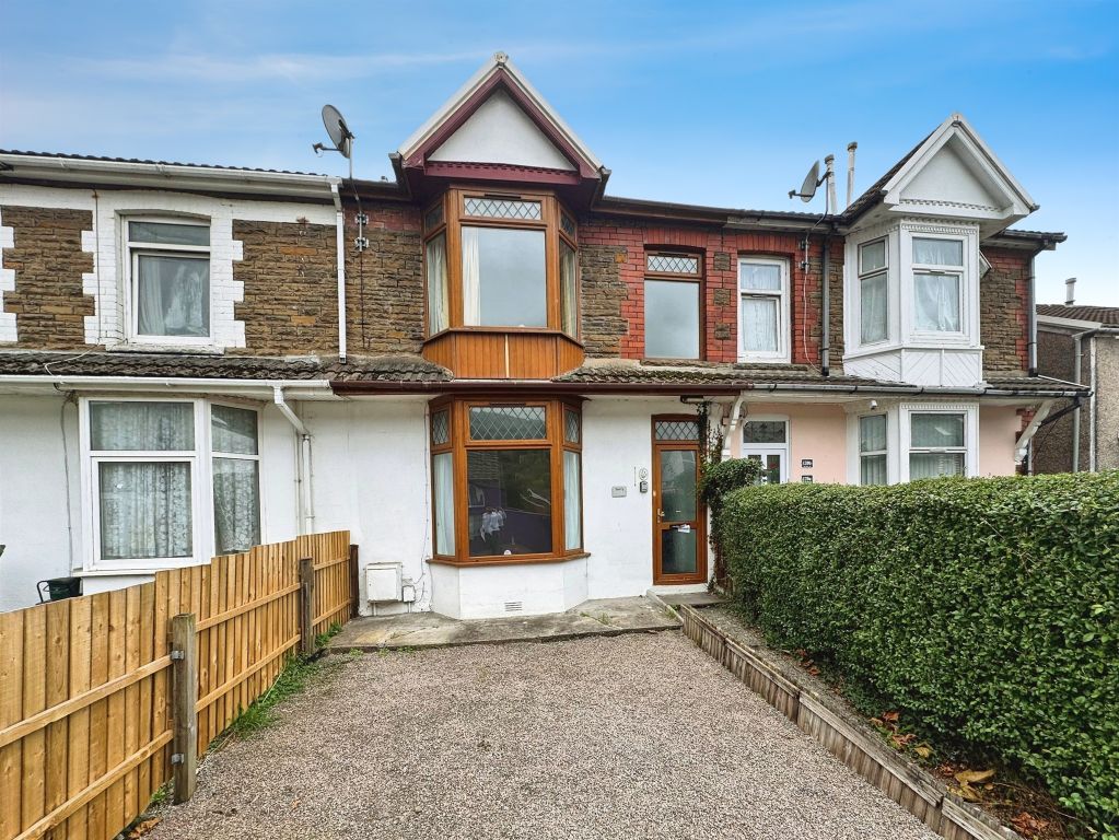 Broadway, Pontypridd CF37, 3 bed terraced house for sale, £100,000 ...