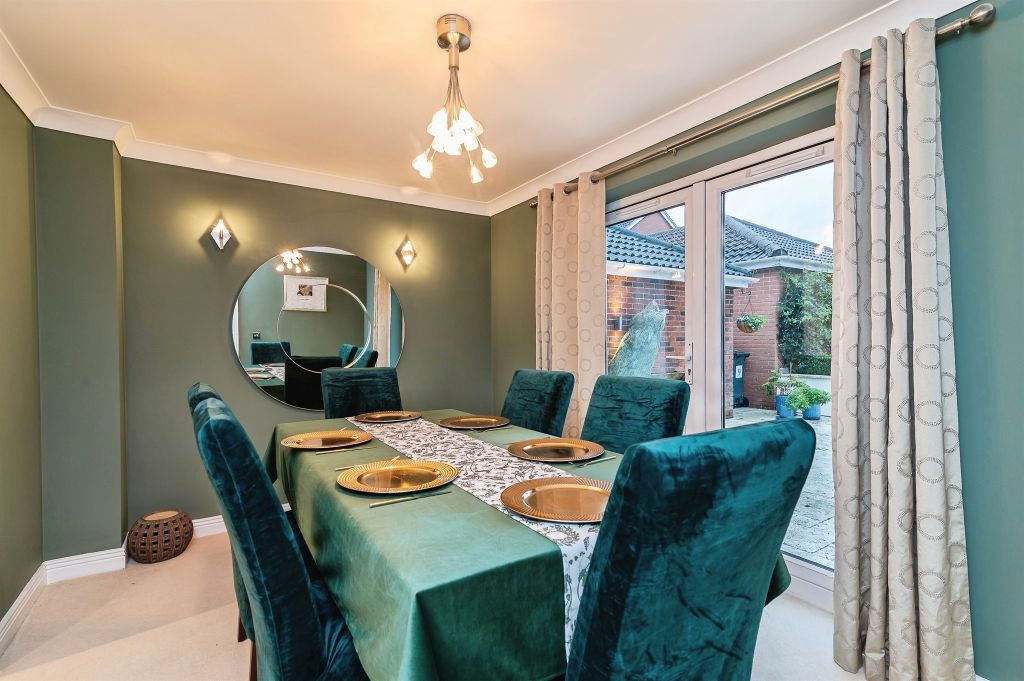 The Green, Carlton, Nottingham NG4, 4 bed detached house for sale, £ ...
