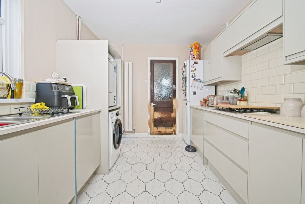 Emerald Street, Cardiff CF24, 3 bed terraced house for sale, £240,000 ...
