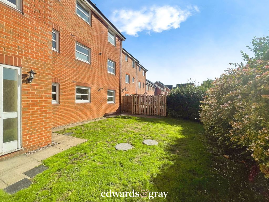 Vine Lane, Acocks Green, Birmingham B27, 2 bed flat for sale, £160,000 ...