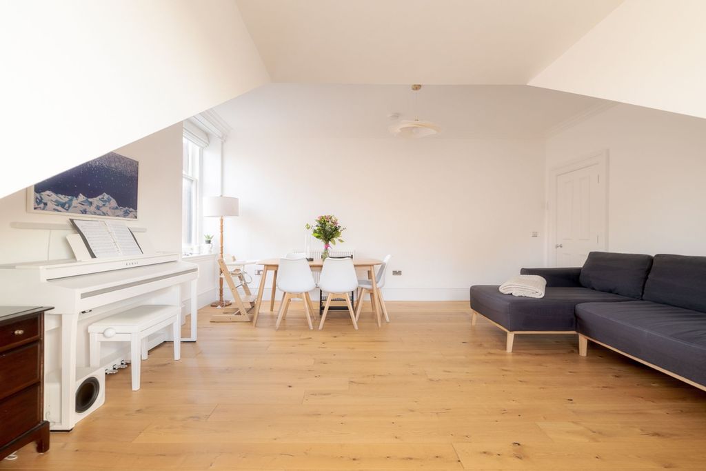 8 Crown Road North, Dowanhill G12, 3 bed flat for sale, £325,000 ...