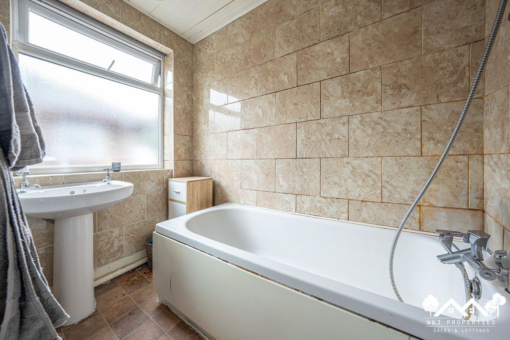 Longview Drive, Huyton, Liverpool L36, 3 bed semi-detached house for ...