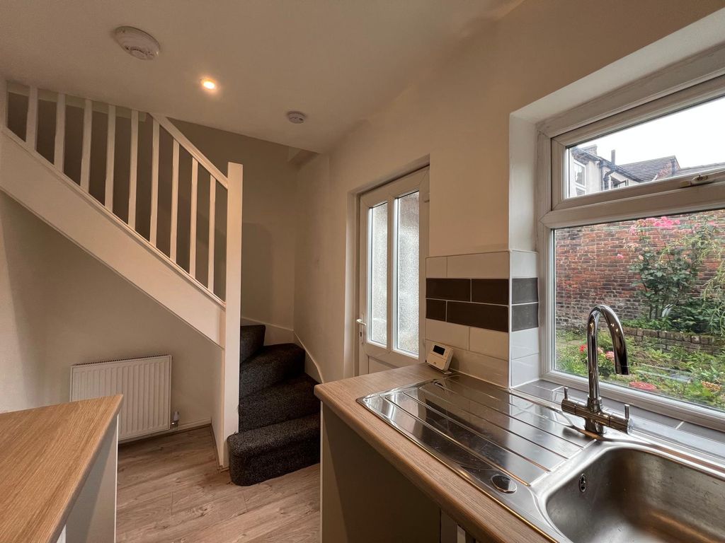 Preston Street West, Macclesfield SK11, 2 bed terraced house for sale ...