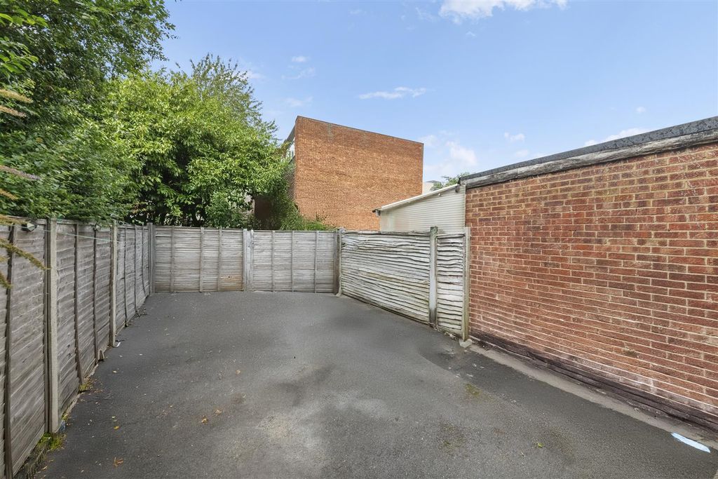 New Heston Road, Heston TW5, 3 bed terraced house for sale | PrimeLocation