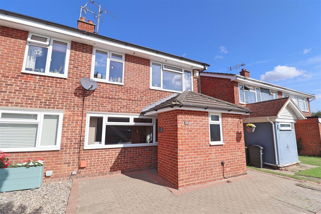 Medley Road, Rayne, Braintree CM77, 4 bed semi-detached house for sale ...