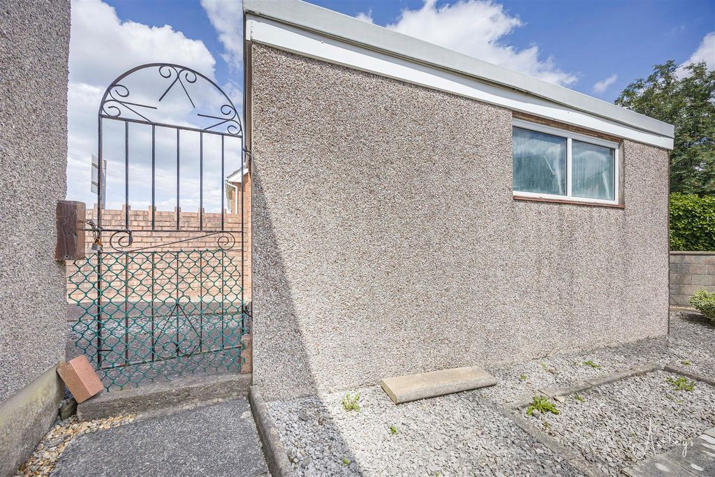 Old Road, Briton Ferry, Neath SA11, 3 bed detached house for sale, £ ...