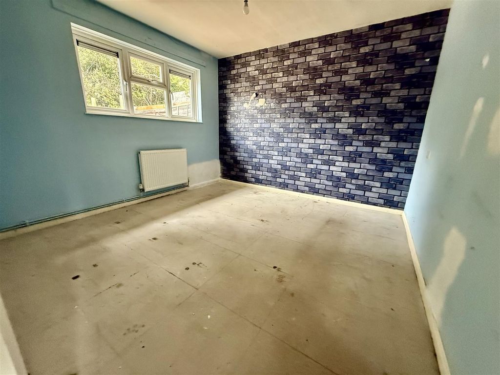 Northcroft Road, Corsham SN13, 2 bed semi-detached house for sale, £ ...