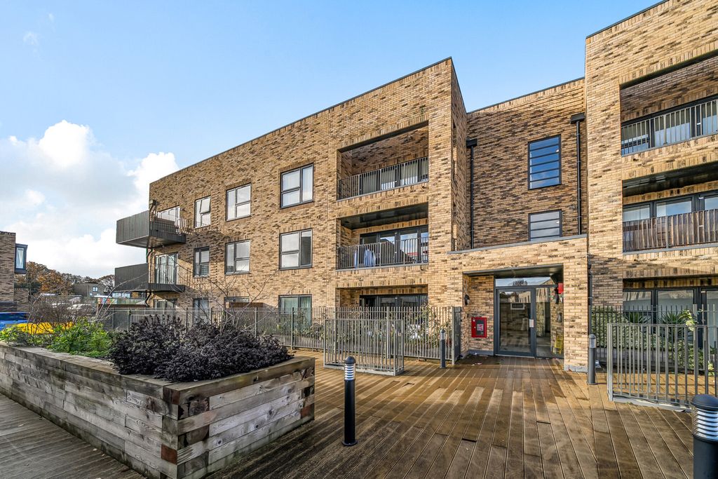 Adit Road, Erith DA8, 2 bed flat for sale, £325,000 | PrimeLocation