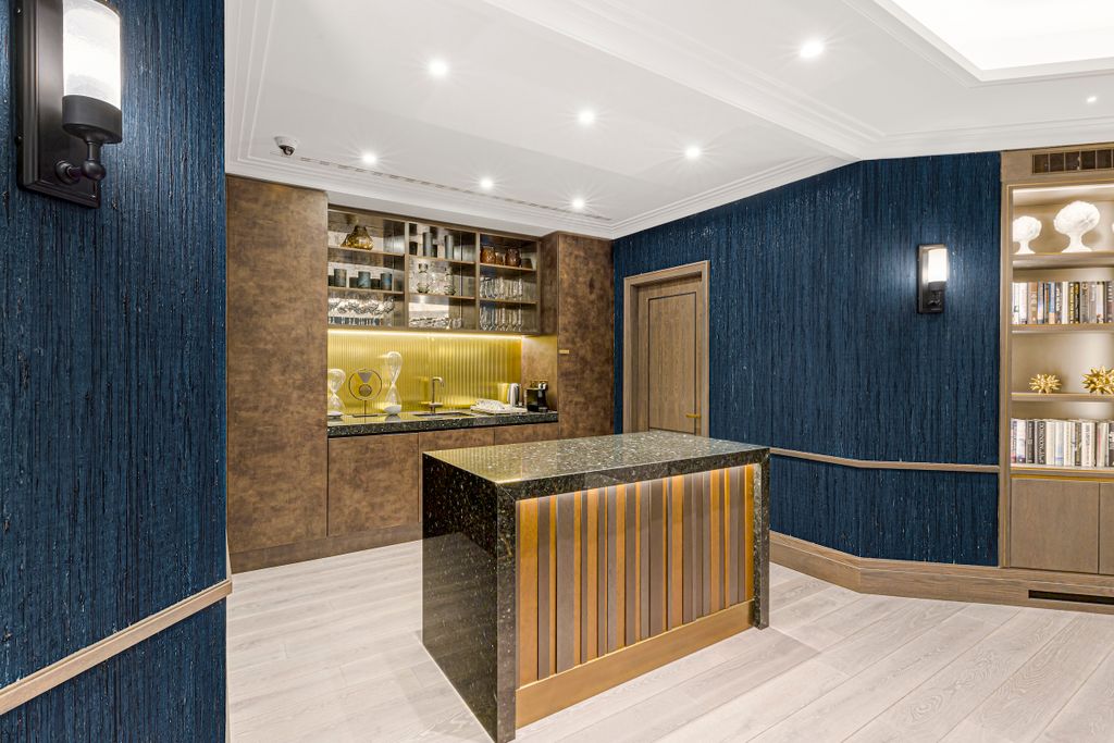 Queen Anne's Gate, St James's Park, London SW1H, St James's,, 3 bed ...