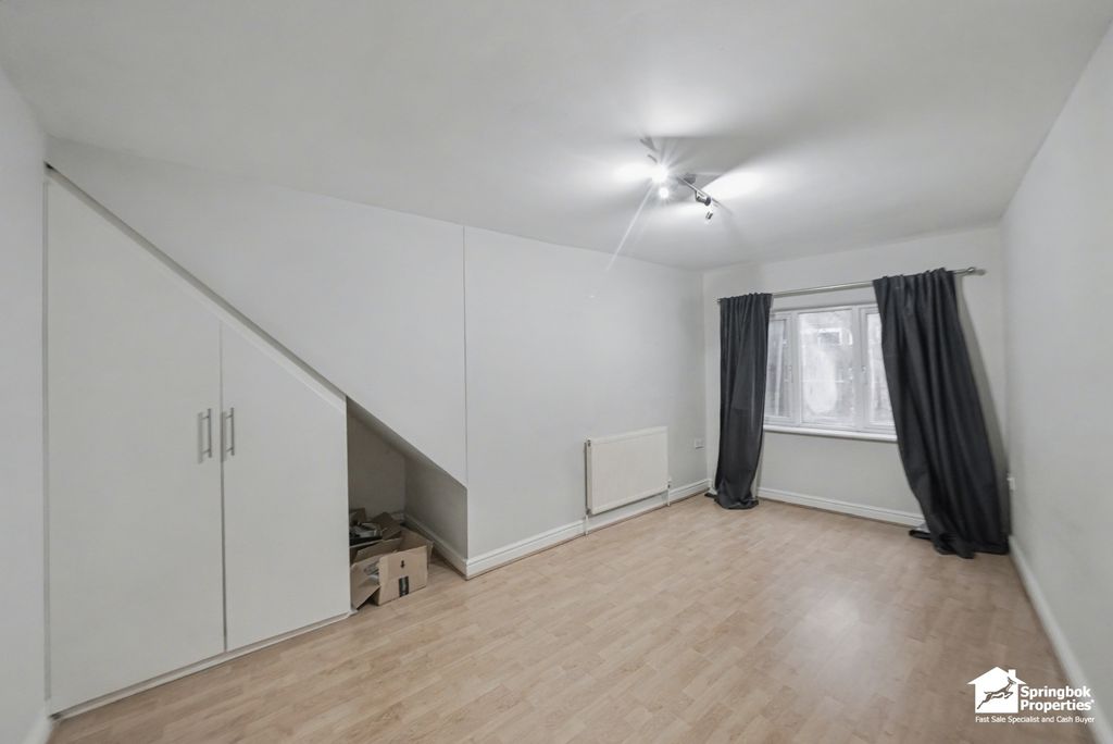 Vallance Road, Tower Hamlets, London, Greater London E1, 1 bed flat for ...