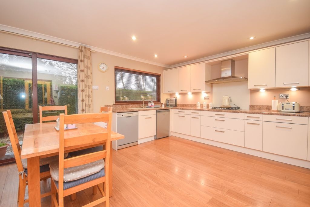 Clerwood, Rhynd Lane, Perth PH2, 4 bed detached bungalow for sale, £ ...