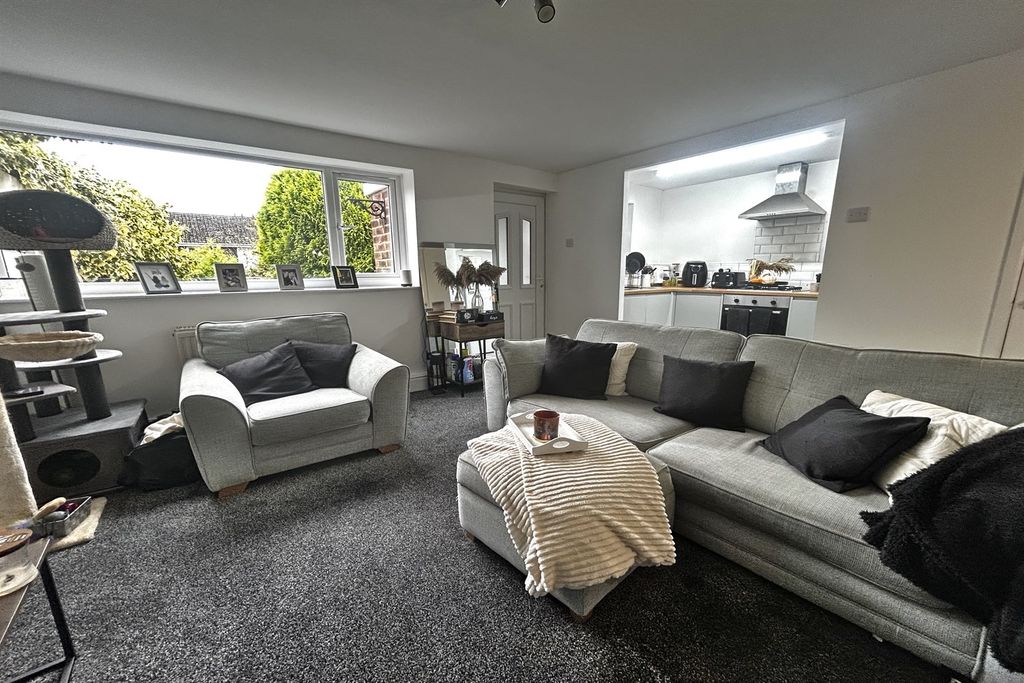 Caldy Road, Handforth SK9, 2 bed flat for sale, £185,000 | PrimeLocation