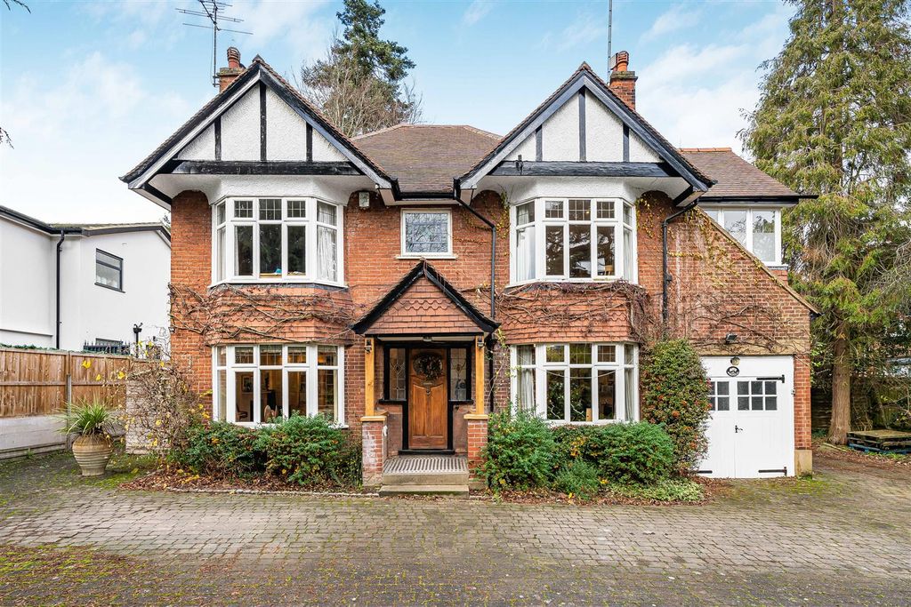 Aldenham Avenue, Radlett WD7, 4 bed detached house for sale, £1,695,000 ...