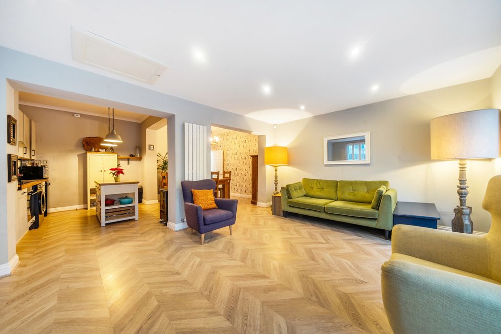 Bonfield Road, London SE13, 3 bed flat for sale, £675,000 | PrimeLocation