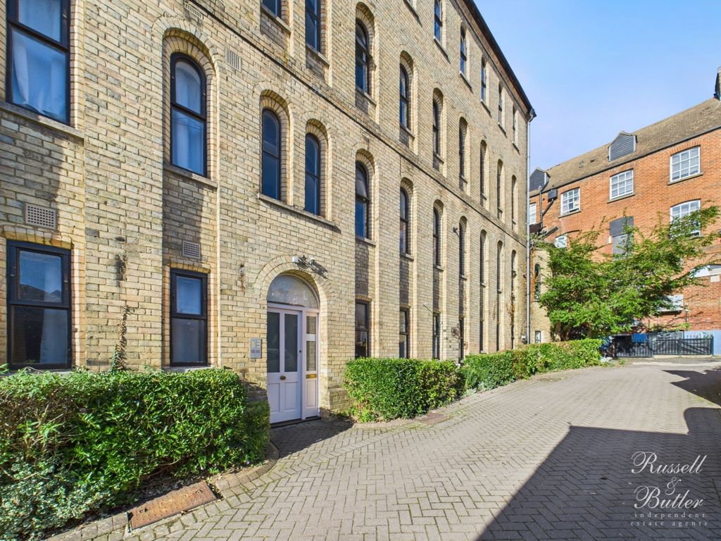 Markhams Court, Market Square, Buckingham MK18, 1 bed flat for sale, £ ...