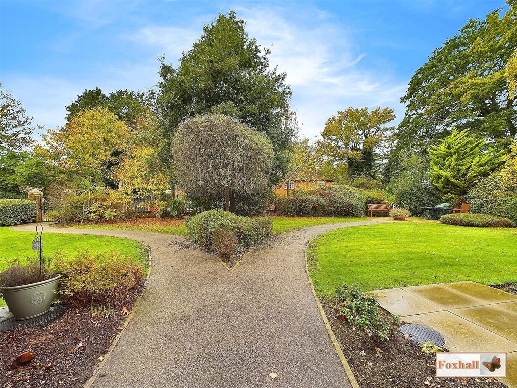 Cliff Lane, Ipswich IP3, 2 bed flat for sale, £160,000 | PrimeLocation