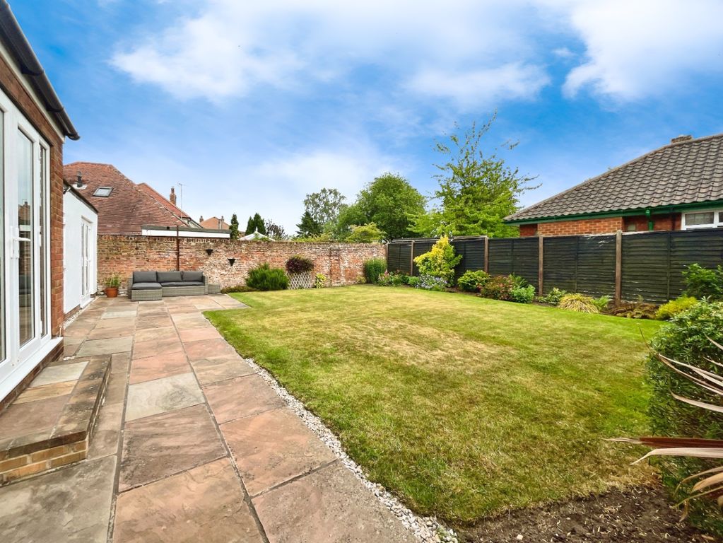 Mill Walk, Cottingham HU16, 4 bed semi-detached house for sale, £ ...