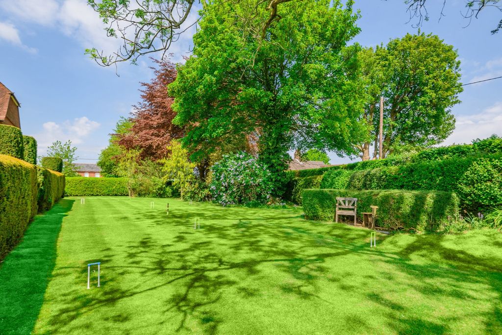 Holt End Lane, Bentworth, Alton, Hampshire GU34, 5 bed detached house ...