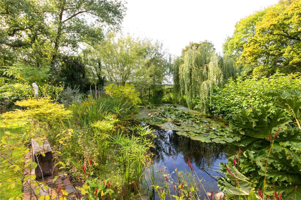 Mill Street, Iden Green, Cranbrook, Kent TN17, 5 bed detached house for ...