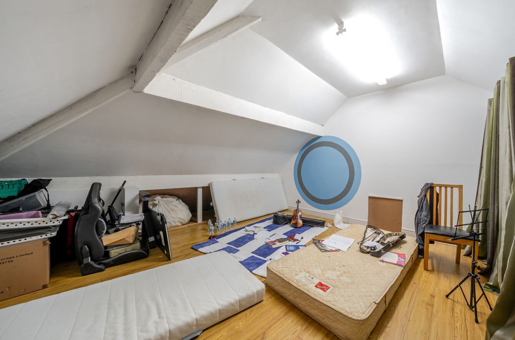 Raynel Drive, Ireland Wood, Leeds LS16, 2 bed flat for sale, £100,000 ...