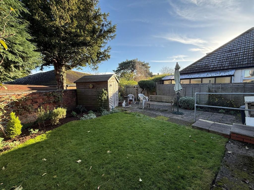 Bouverie Road, Hardingstone, Northampton NN4, 3 bed detached bungalow ...