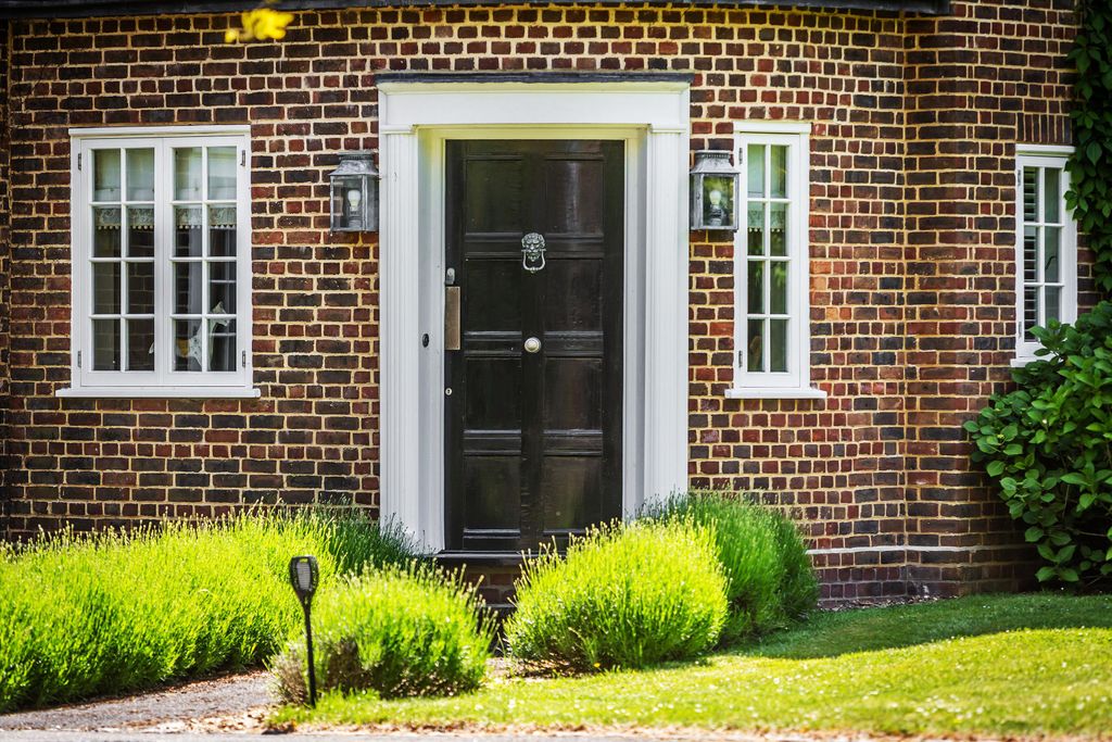 Bowlhead Green, Godalming, Surrey GU8., 6 bed detached house for sale ...