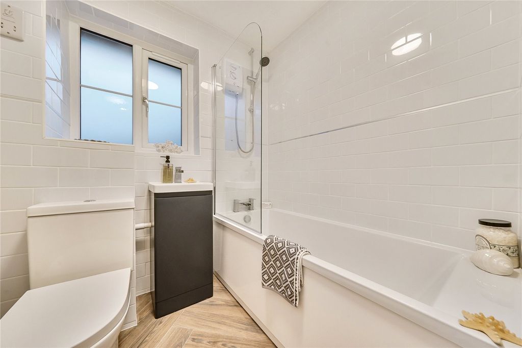 Habershon Drive, Cheylesmore Park, Camberley, Surrey GU16, 2 bed ...