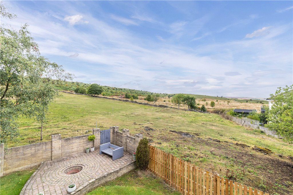 Heatherside, Baildon, West Yorkshire BD17, 4 bed detached house for ...