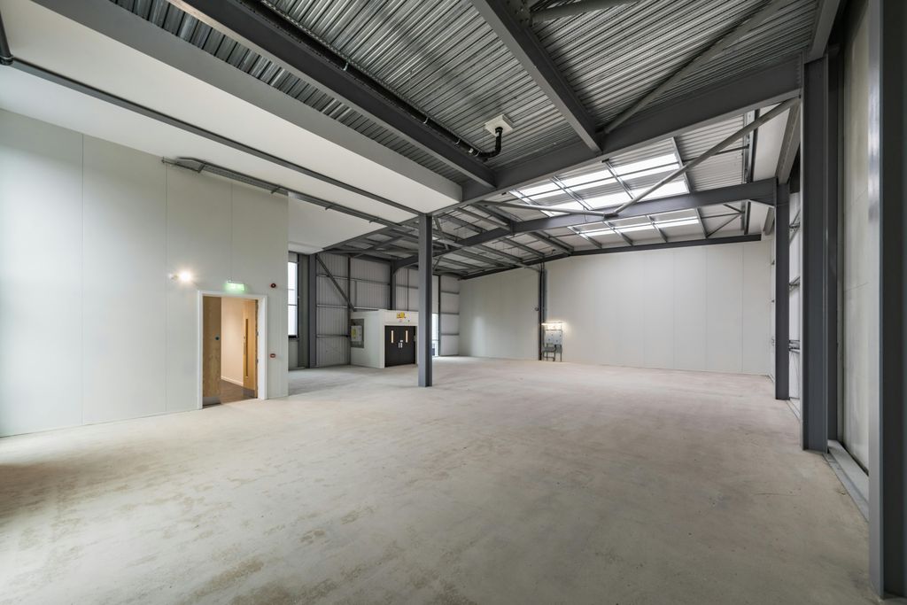 Unit 4, Bloom Camberwell, 61 Lilford Road, Camberwell SE5, Industrial ...