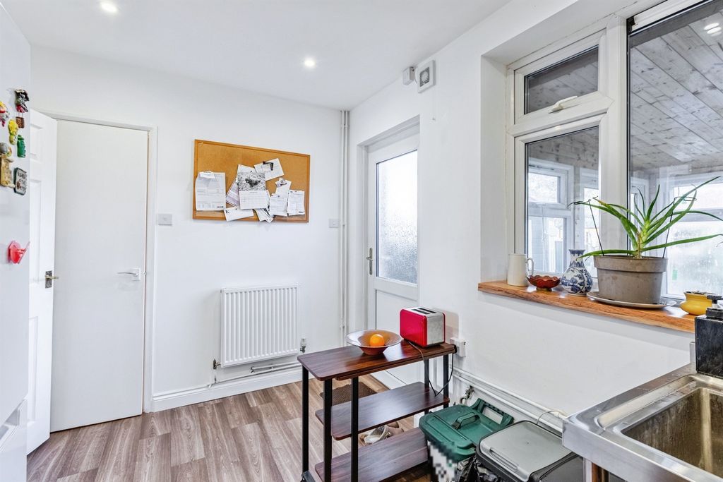 Poplar Road, Kettering NN16, 3 bed terraced house for sale, £210,000 ...