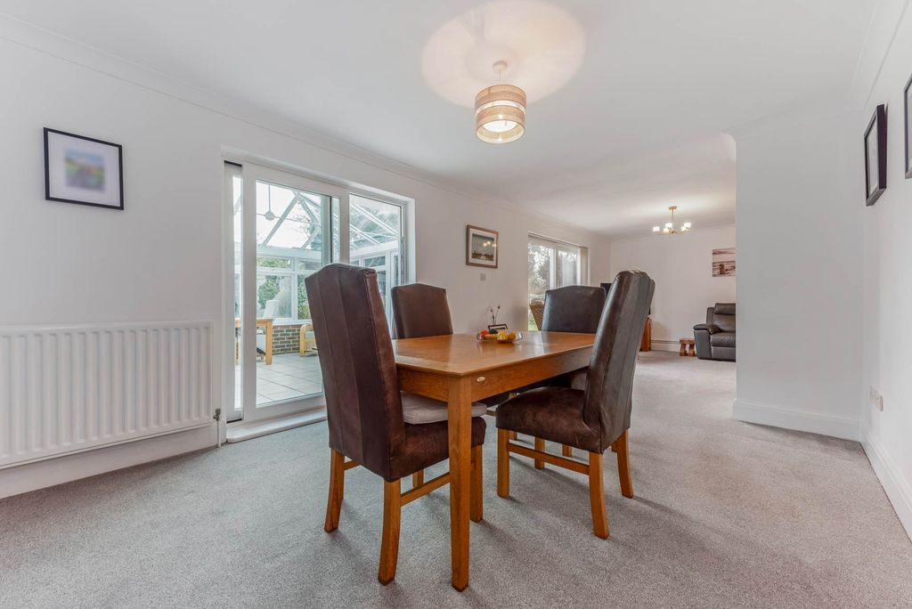 Earnley Manor Close, Earnley, West Sussex PO20, 4 bed detached bungalow ...