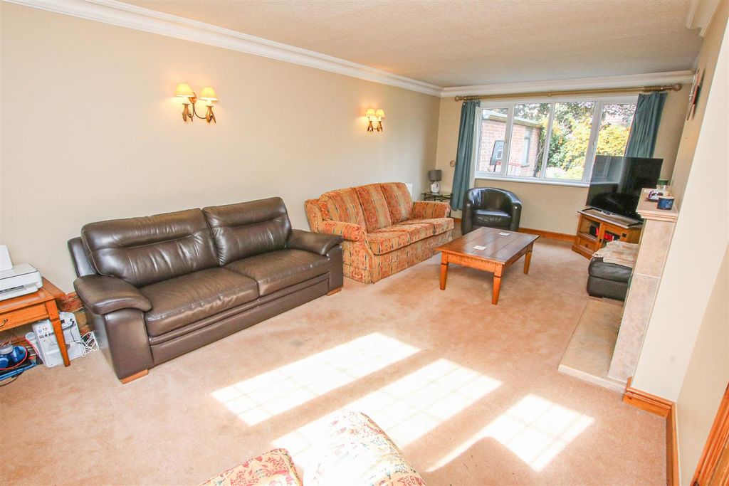 The Avenue, Bessacarr, Doncaster DN4, 3 bed detached bungalow for sale ...