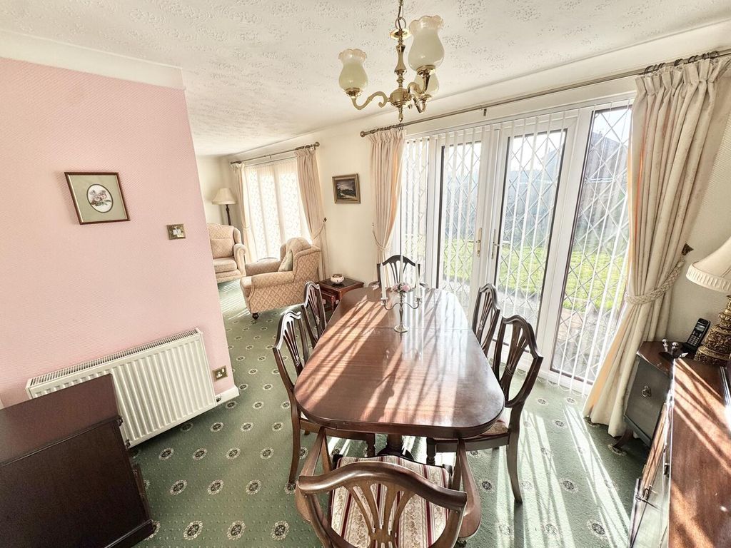 Fir Tree Avenue, Countesthorpe, Leicester LE8, 3 bed detached house for ...